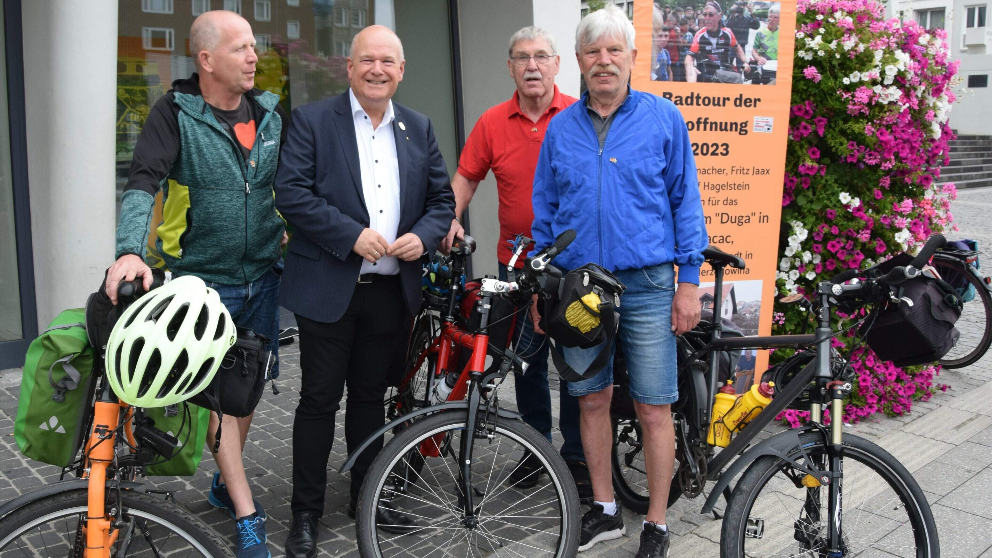 Dürener Trio startet Richtung Partnerstadt Gradacac | Aachener Zeitung