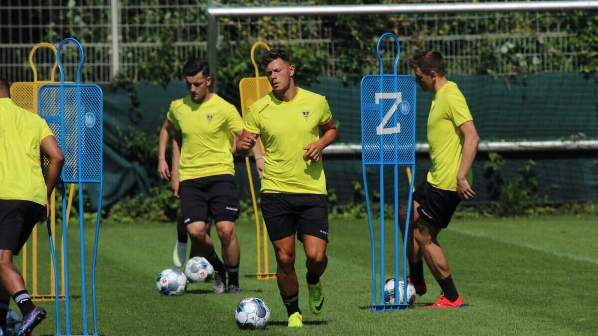 Bors stürmt nun für den 1. FC Düren | Aachener Zeitung