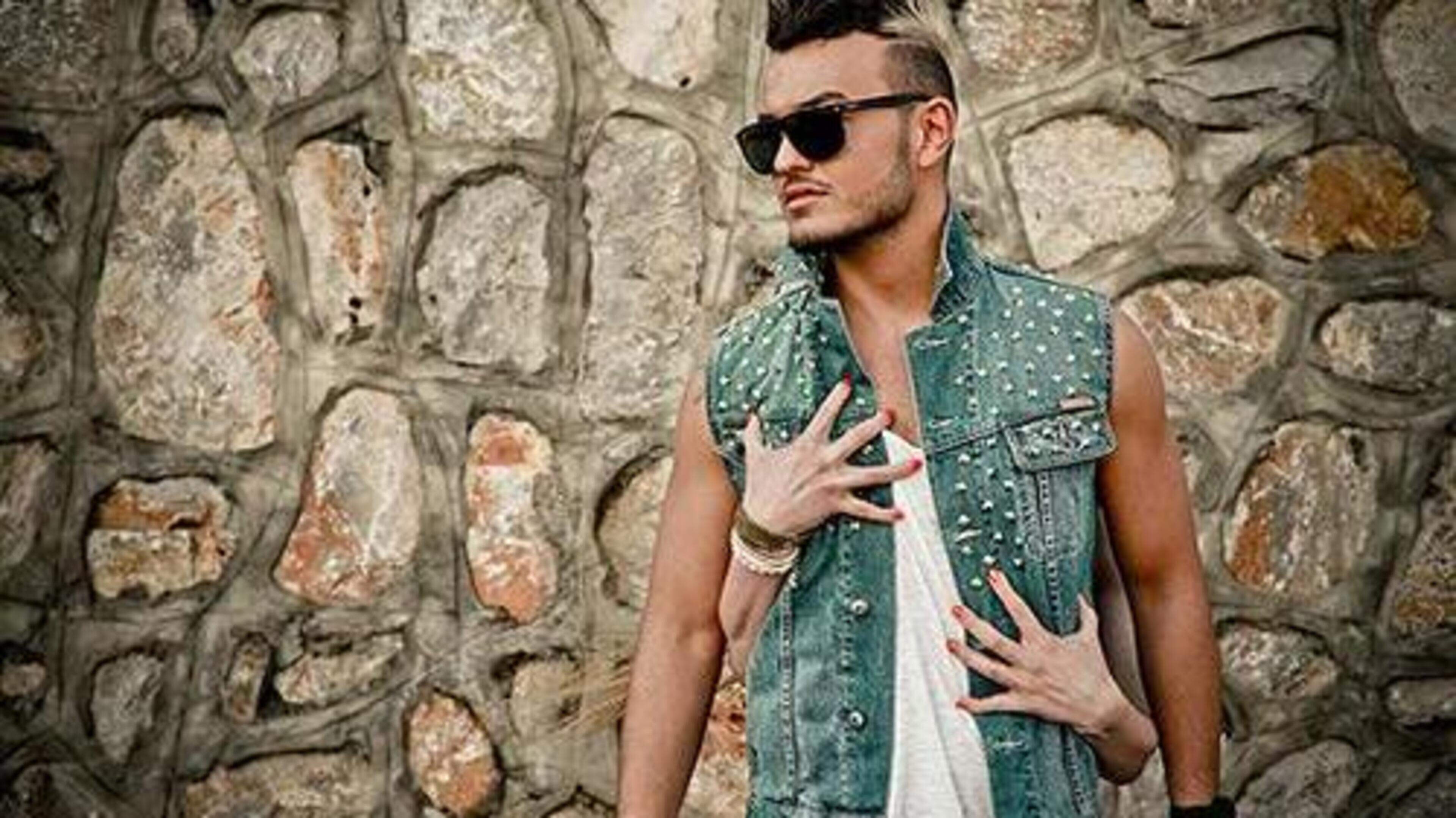 DSDS-Dritter Ardian Bujupi gibt Autogramme | Aachener Zeitung