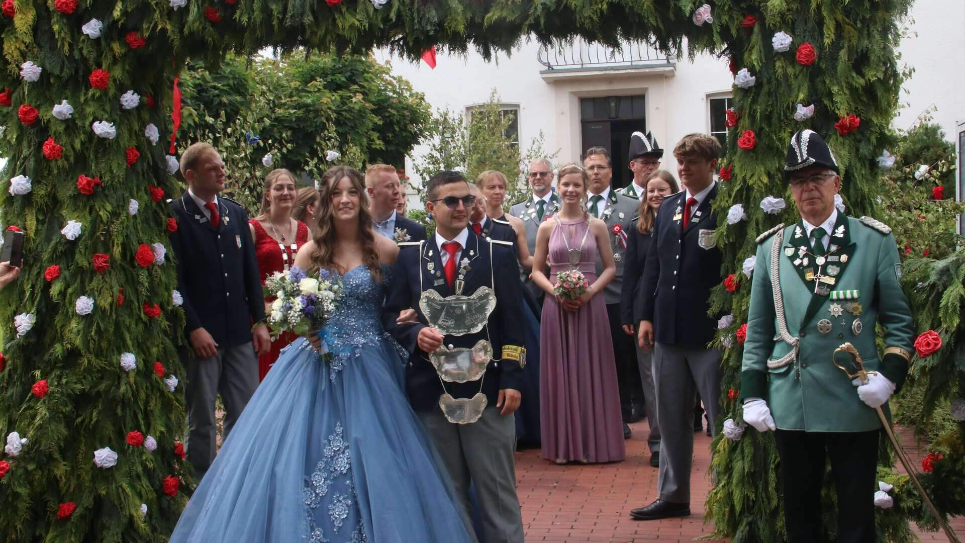 Schützenfest Waldfeucht: Festzug und strahlende Majestäten | Aachener ...