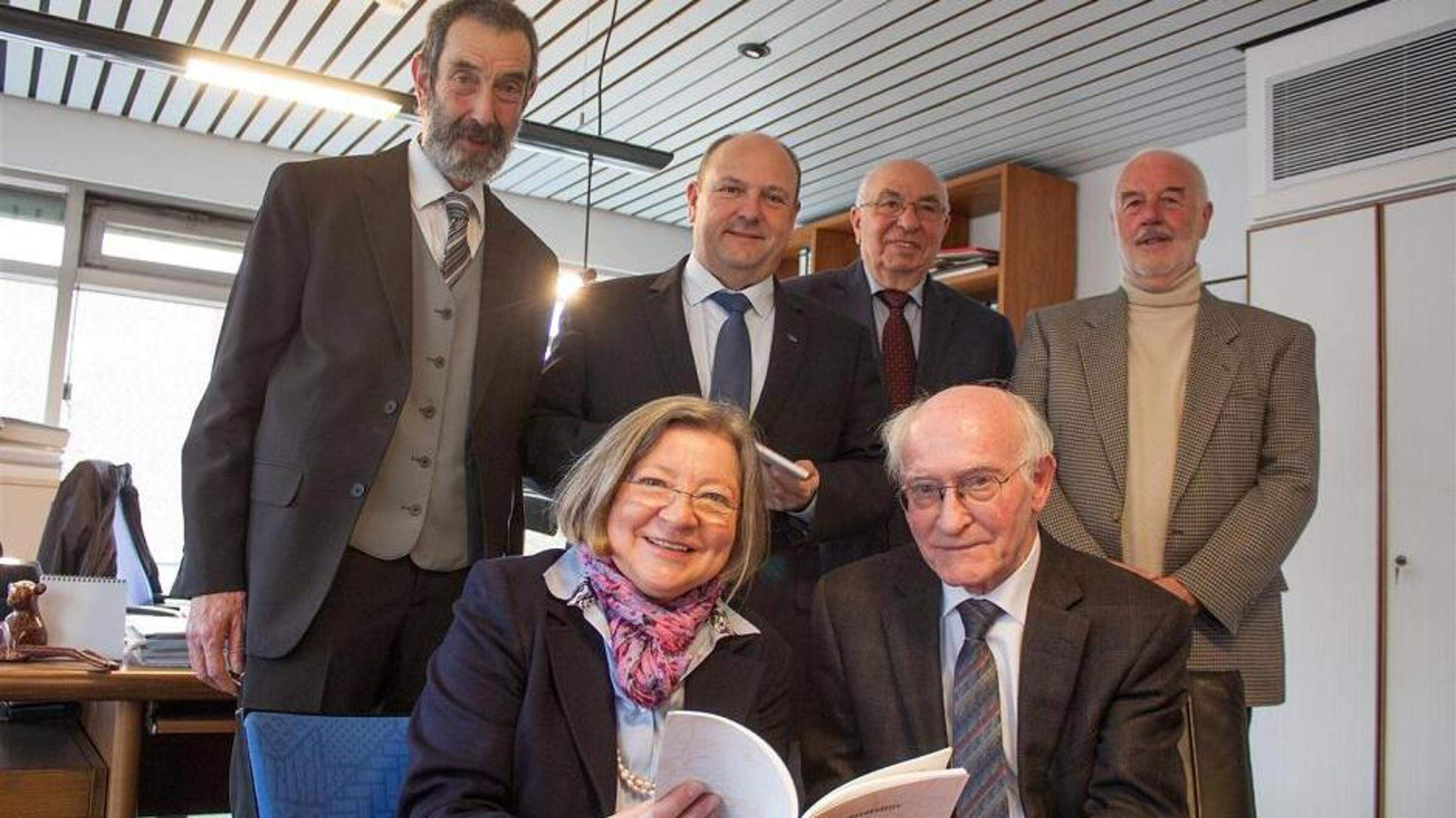 Alsdorfer Geschichtsverein stellt Jahresblätter im Rathaus vor ...
