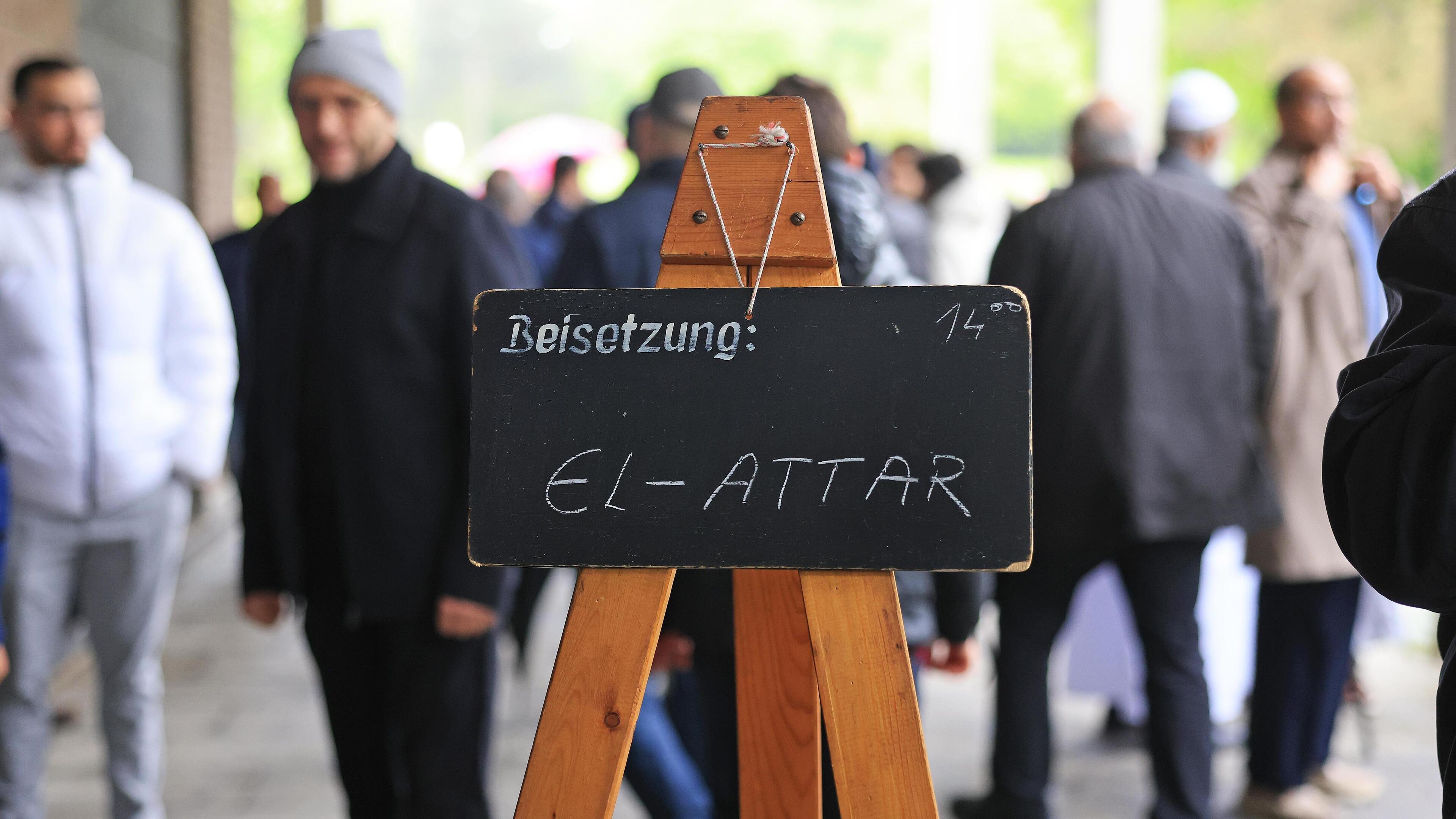 Islamischer gelehrter Issam El-Attar in Aachen beigesetzt | Aachener ...