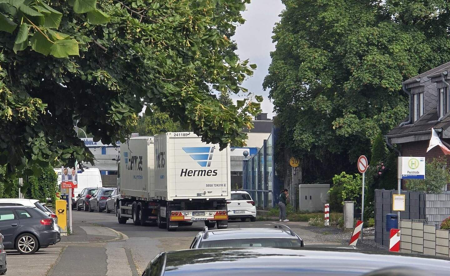 Die Laster zu schwer, die Brücke zu schwach? Anwohner in Alsdorf machen ...
