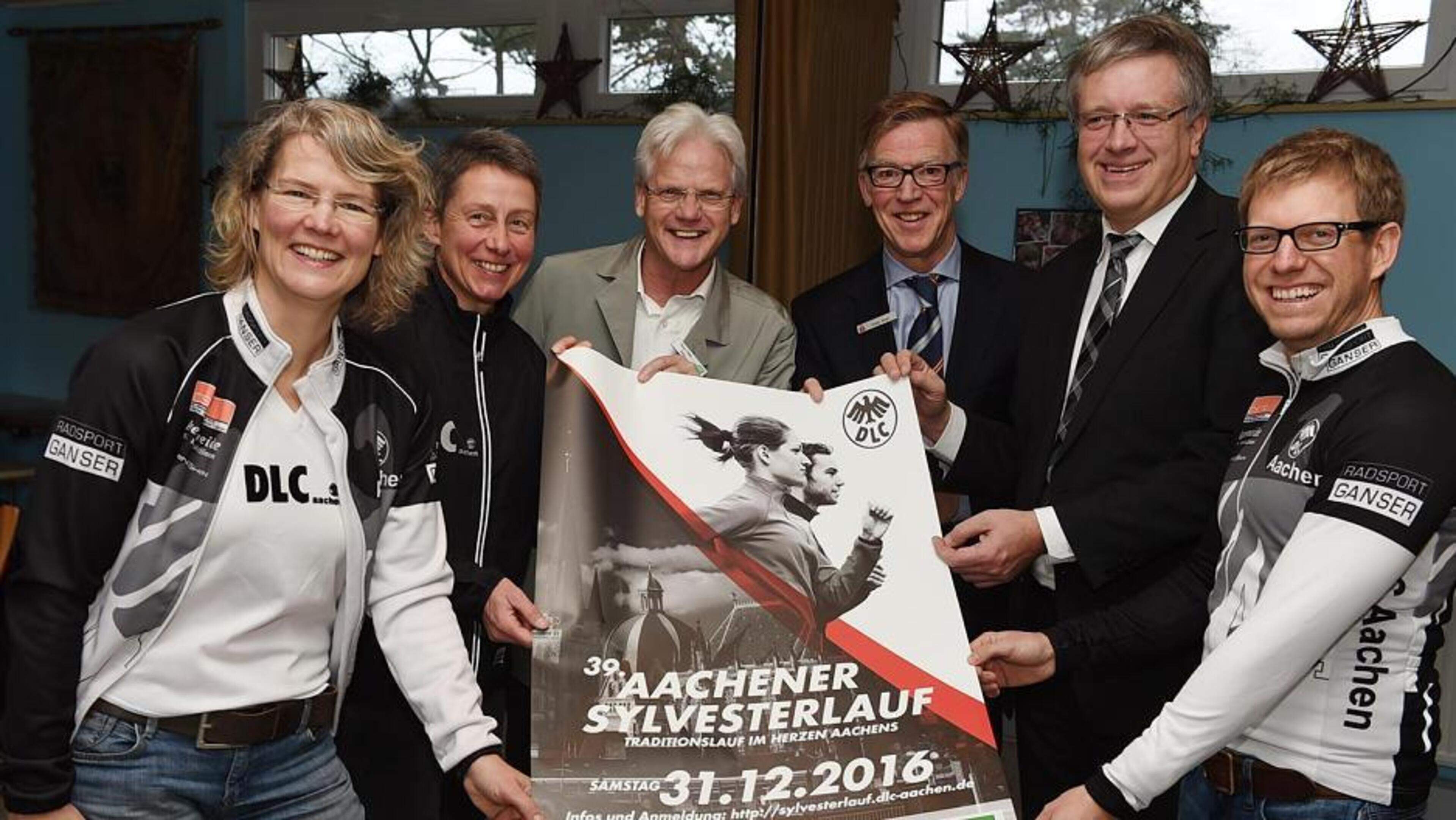 Sylvesterlauf: Schon bei der Anmeldung ist richtig Tempo gefordert ...
