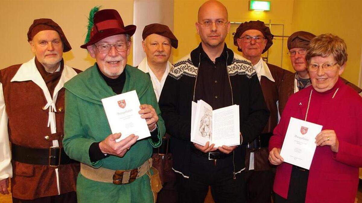 Helmut Schreiber stellt neues Buch „Burggeflüster“ vor | Aachener Zeitung