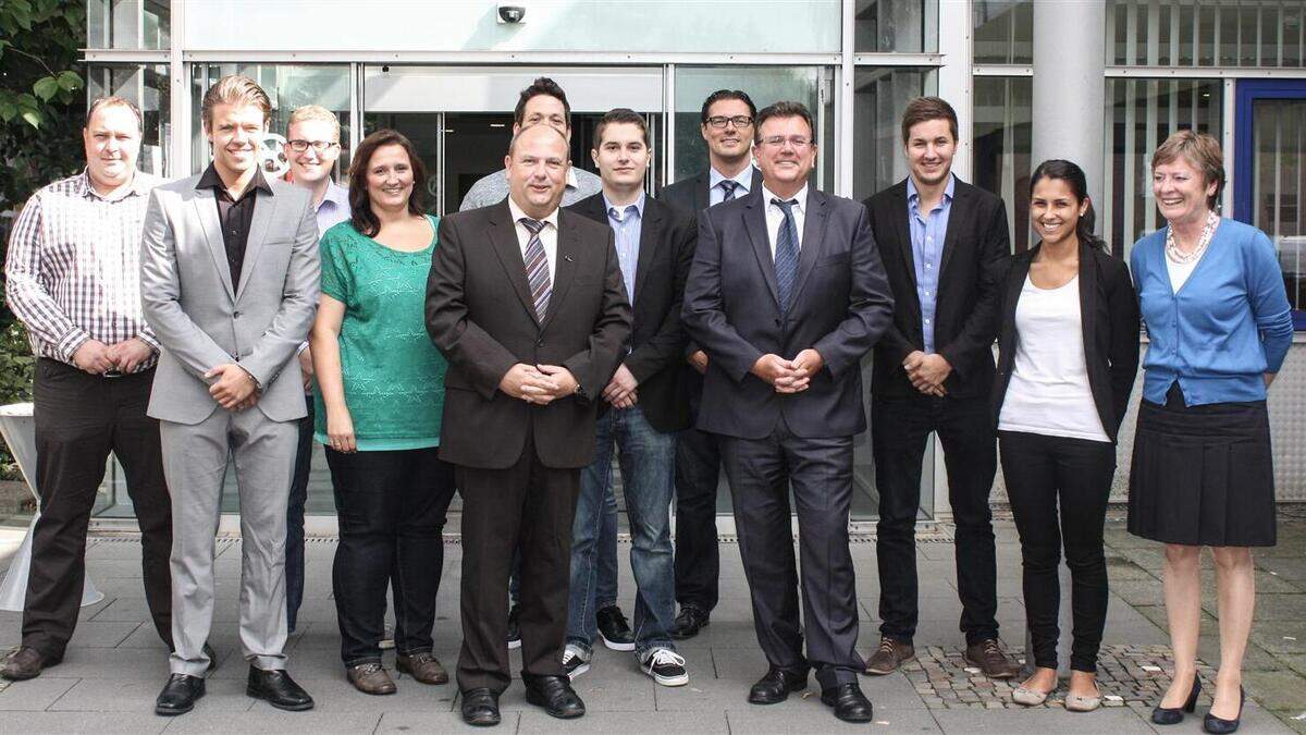 Alsdorf übernimmt erfolgreiche Azubis und stellt Neue ein | Aachener ...