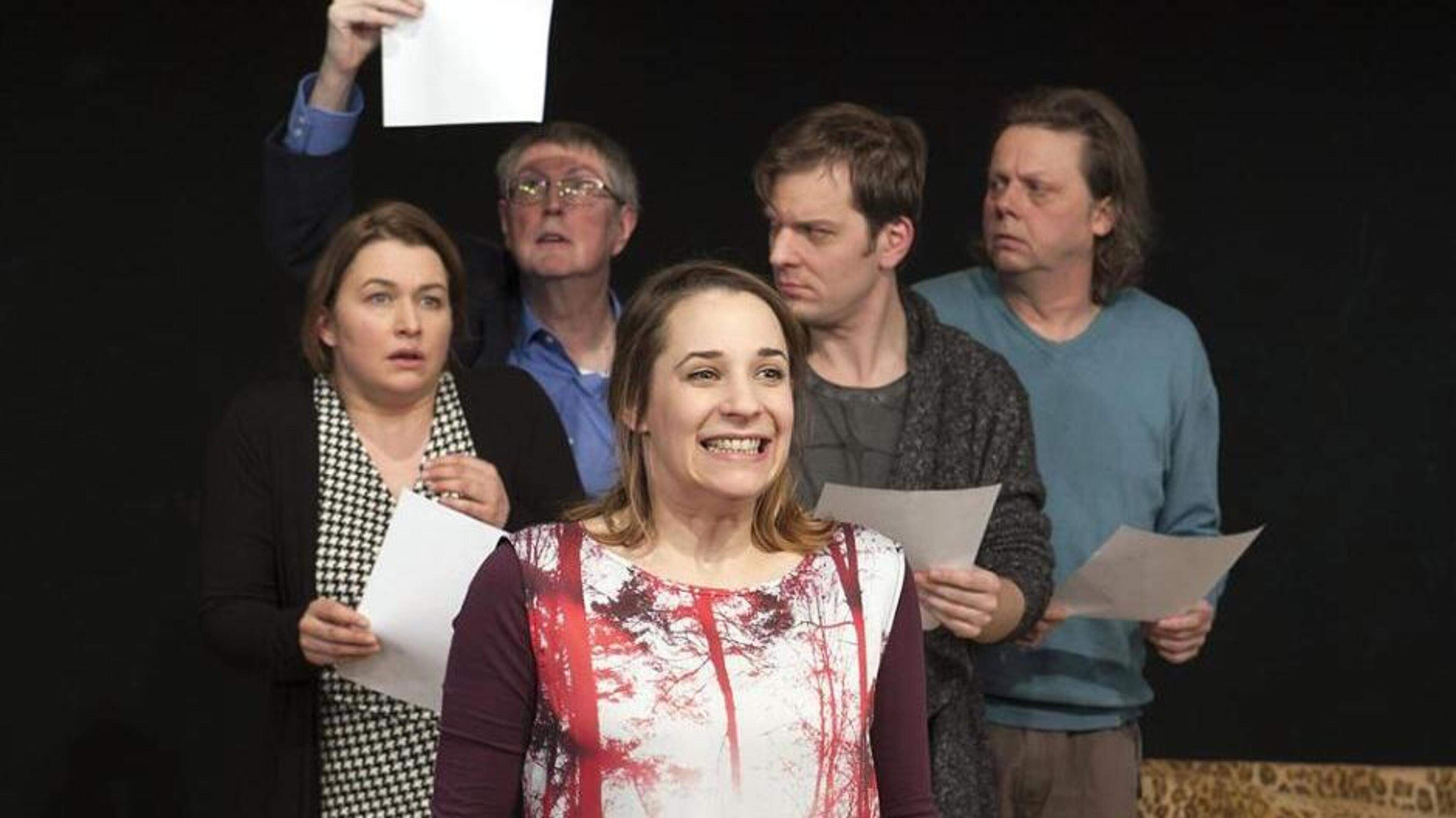Schwungvolle Inszenierung der Komödie „Benefiz“ im Theater Aachen ...