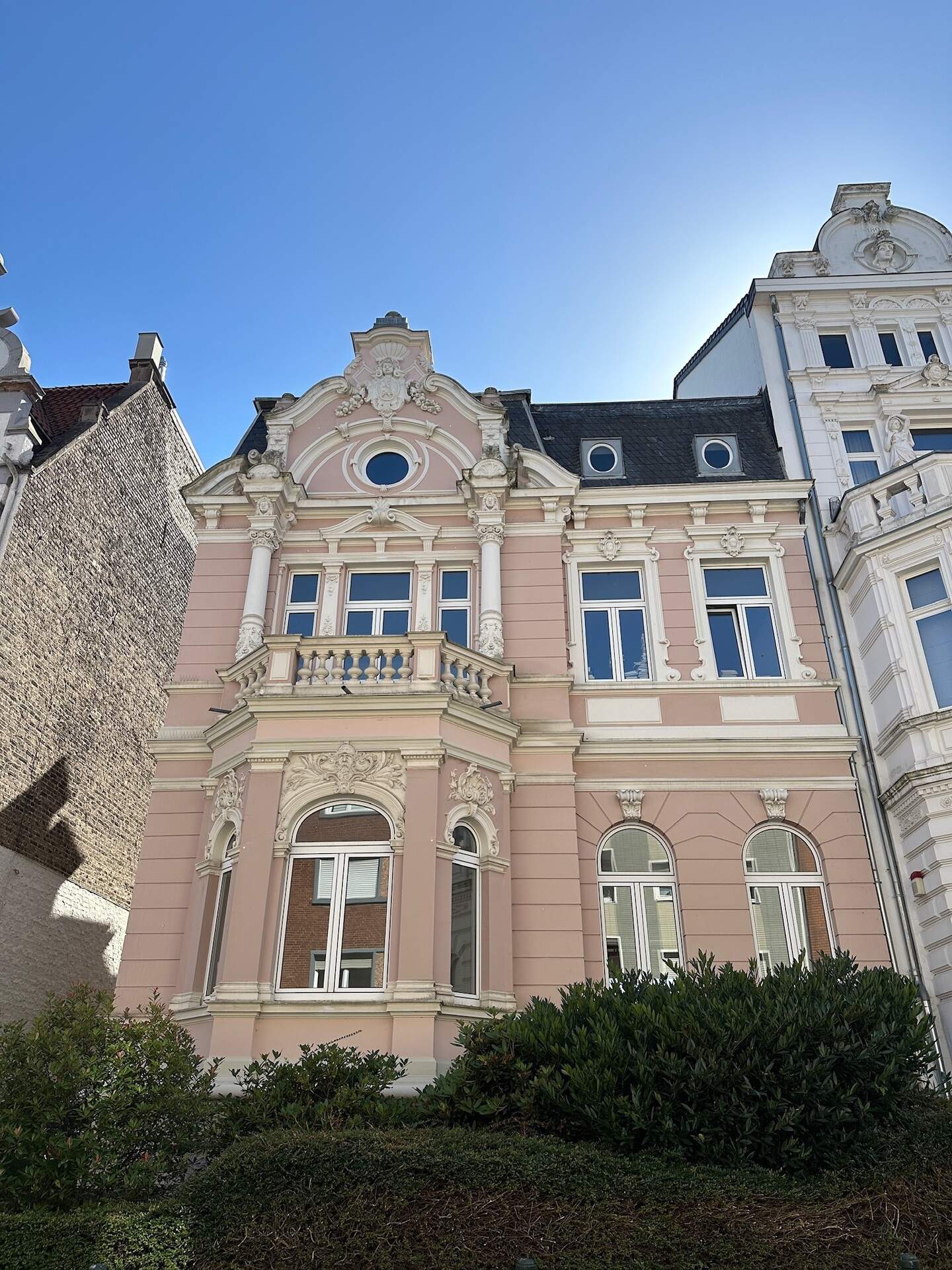 Unser Traum von der Villa: Familie kauft historische Fabrikantenvilla ...
