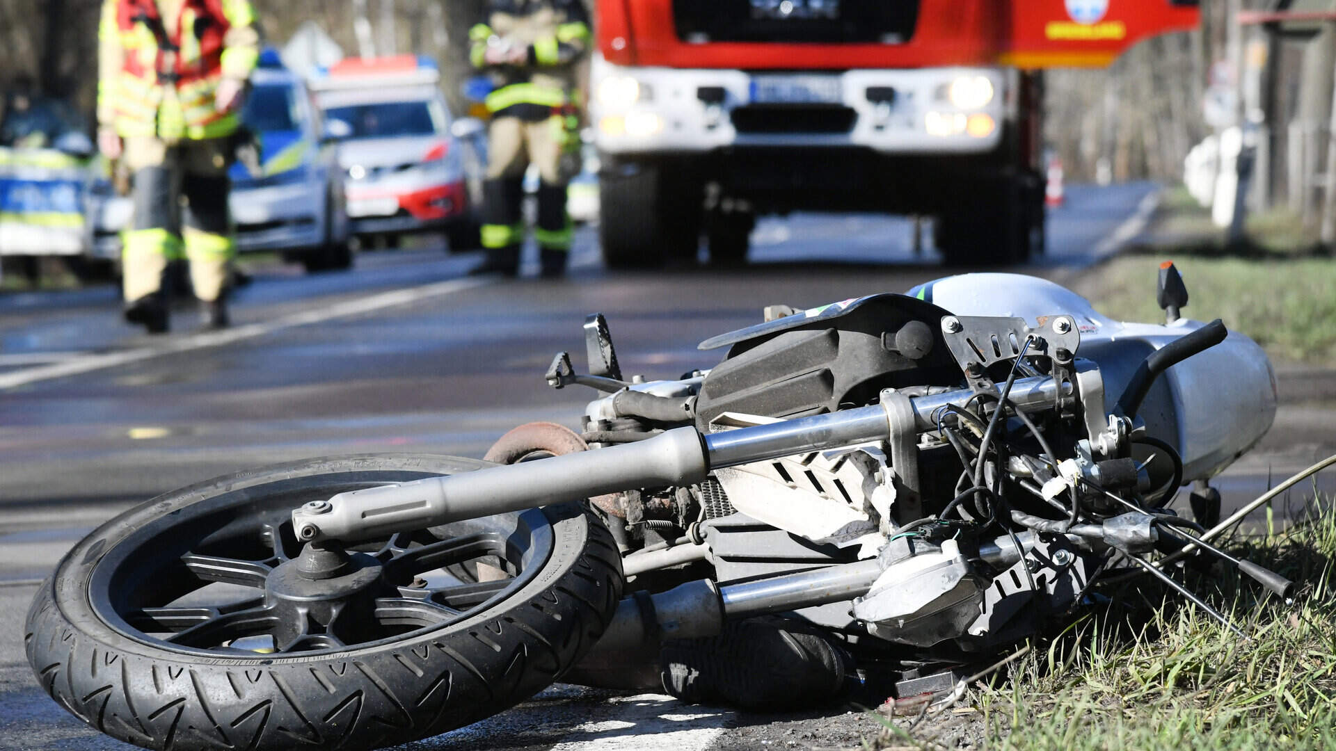 Fünf Motorradfahrer über Pfingsten 2026 in der Eifel schwer verletzt ...