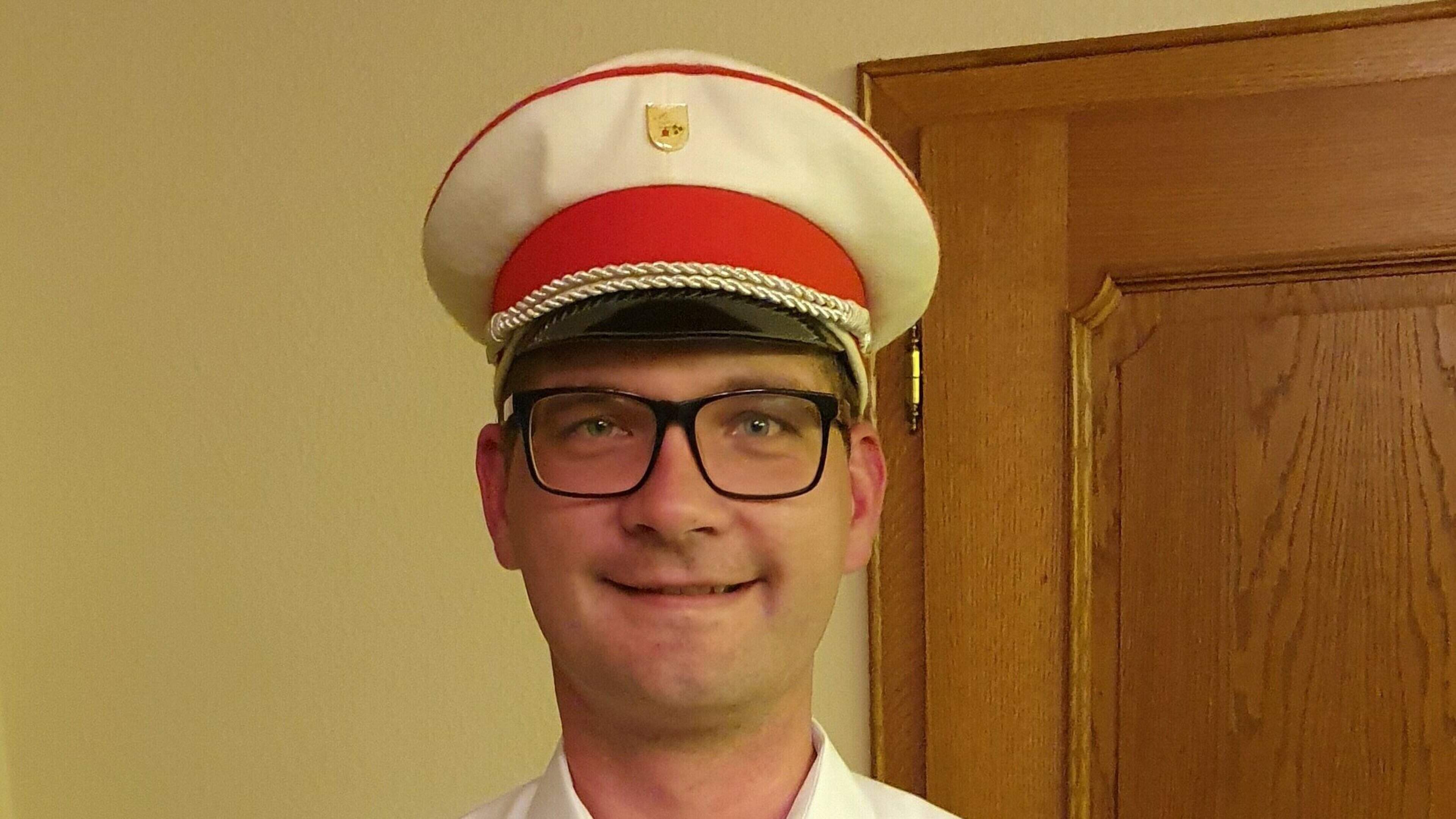 Jürgen Sachadä widmet den Schluckspecht-Orden der KG Kirchspiel Lohn ...