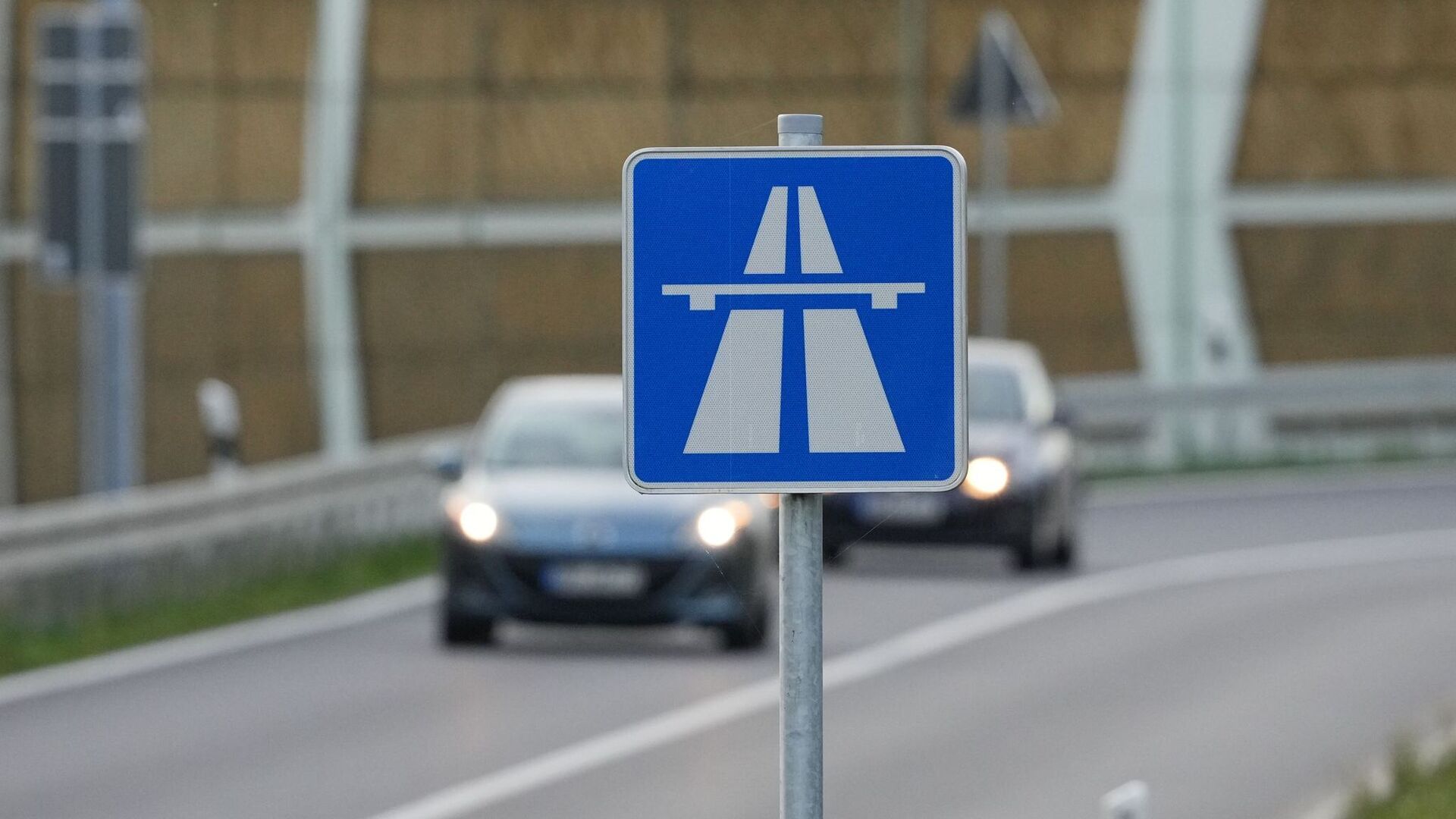 A4: Spursperrung in Richtung Aachen zwischen Elsdorf und Merzenich ...